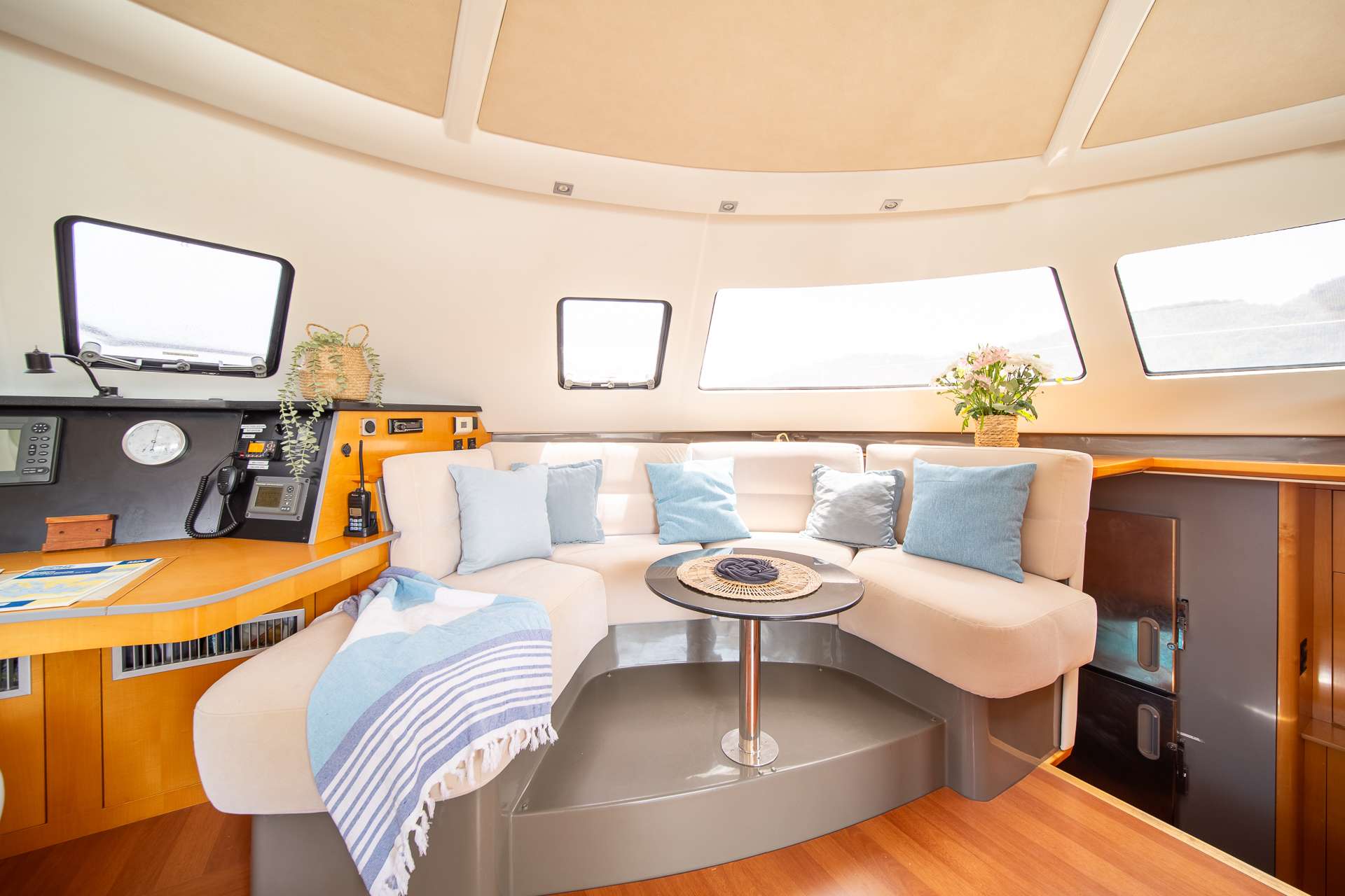 ZORBA CAT - Where Land Meets Sea Charters