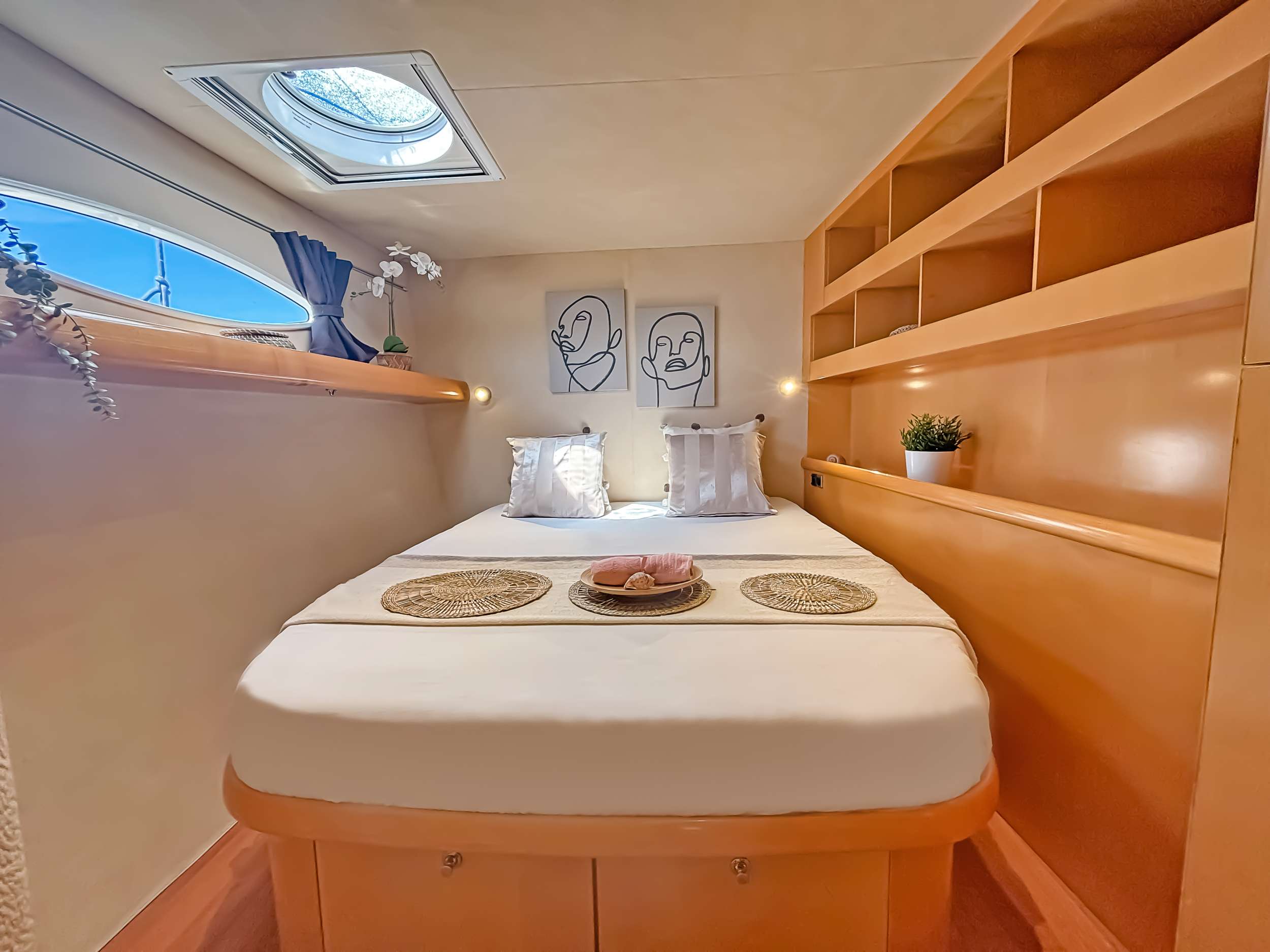 ZORBA CAT - Where Land Meets Sea Charters